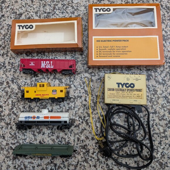 Tyco | Other | Tyco Train Cars Flat Car Tank Car Caboose Quad Hopper ...